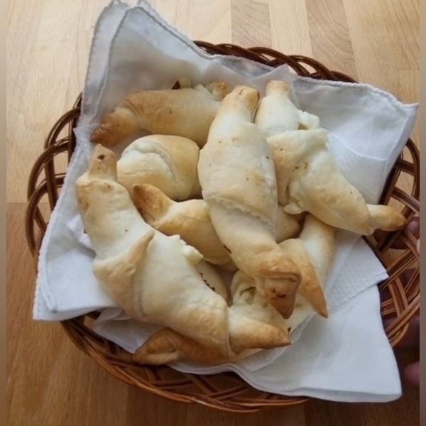 CORNETTI AL SALMONE IN PASTA SFOGLIA - Al.Ta Cucina | SPIZZICHIAMO