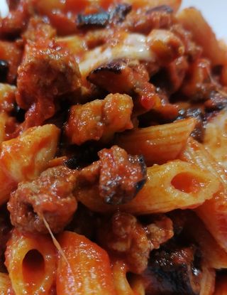 Pasta al Ragù con Melanzane e Mozzarella filante - Al.ta Cucina ...