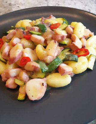 Gnocchi di patate in crema di zucchine con tentacoli di totano ...