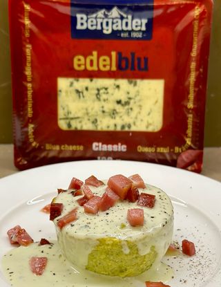 Tortino di zucchine con crema di Edelblu Classic Bergader e speck ...