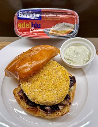Burger di zucca con radicchio e Edelblu Cream Bergader - Al.ta Cucina ...