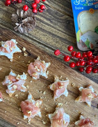 Stelline di riso fritto con speck, Gorgonzola IGOR, miele e noci - Al ...