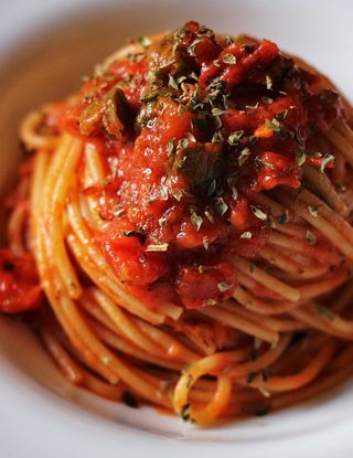 👉 Spaghetti alla pizzaiola 🤤 - Al.ta Cucina | ilpugliesechecucina