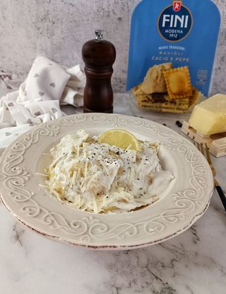 Ravioli cacio e pepe Fini con crema di ricotta e pecorino - Al.ta ...