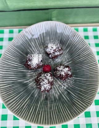 Snack di cioccolato, mirtilli e cocco - Al.ta Cucina | erikariserbato