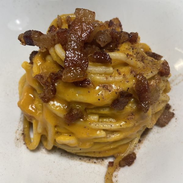 Spaghetti con crema di zucca e guanciale croccante - Al.Ta Cucina ...