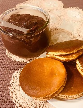 Dorayaki con Anko... Pancake e confettura di fagioli giapponesi - Al.ta ...