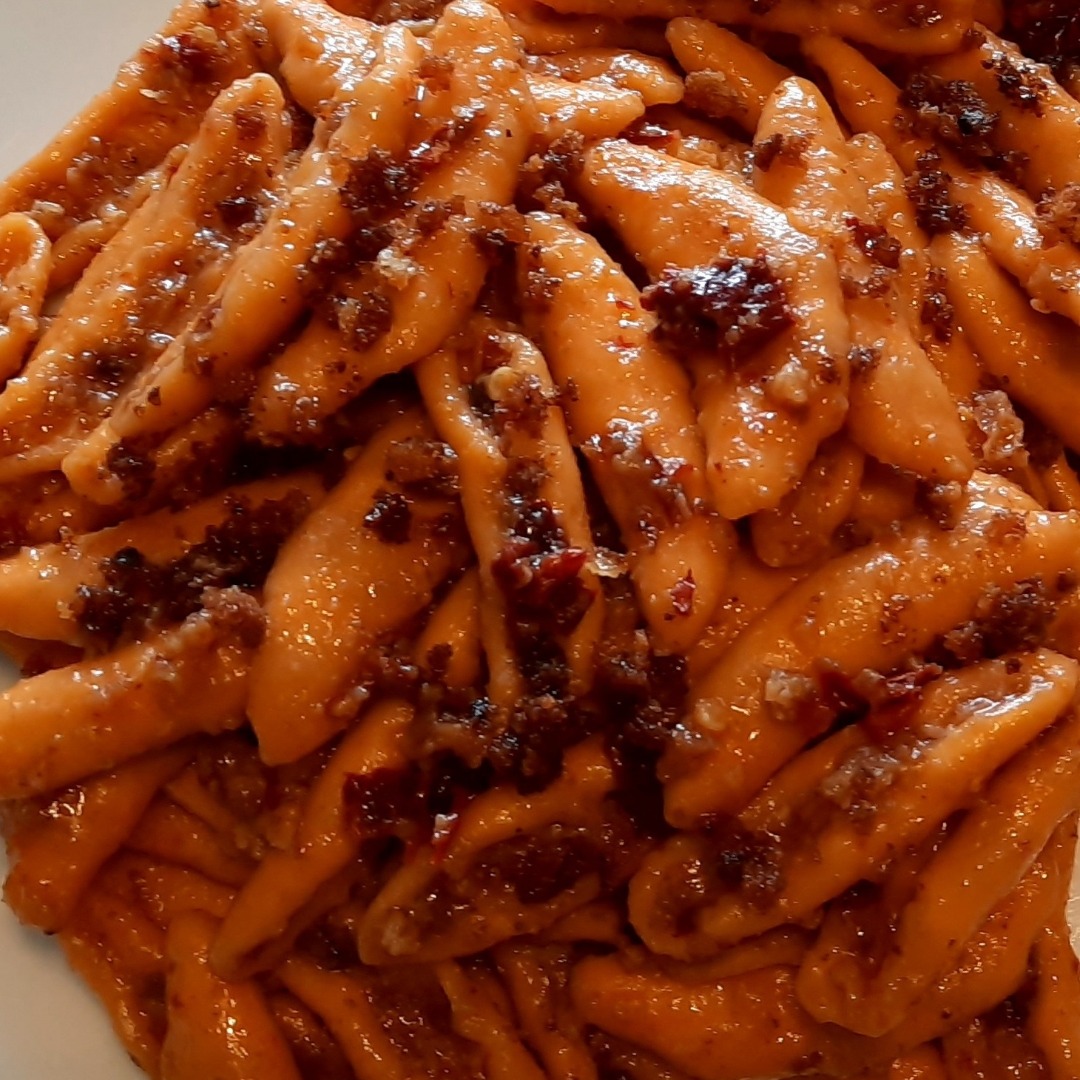 Strascinati mollicati con peperoni cruschi | Al.ta Cucina