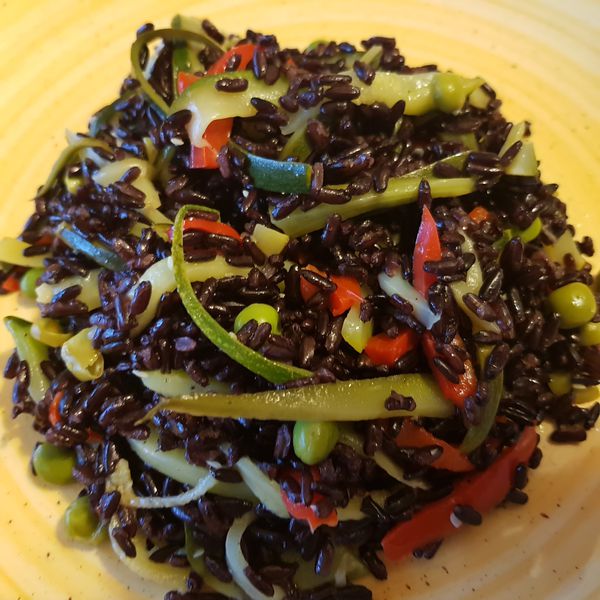 Riso nero integrale con verdure | Al.ta Cucina