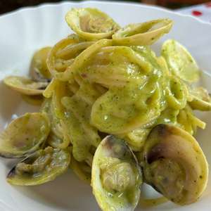 Spaghetti con crema di zucchine e vongole | Al.ta Cucina