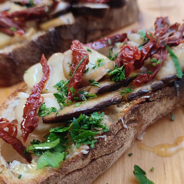 CROSTONE CARDONCELLI E POMODORI SECCHI #NataleAltaCucina | Al.ta Cucina