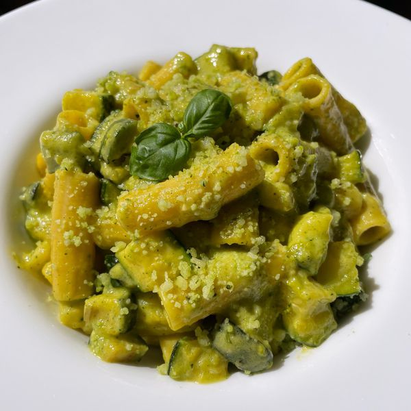 Pasta alle 3 “z”: zucchine, zola e zafferano! | Al.ta Cucina