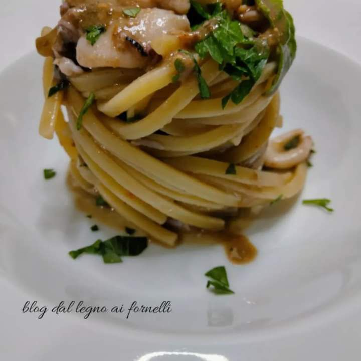 Spaghetti con calamari spillo | Al.ta Cucina