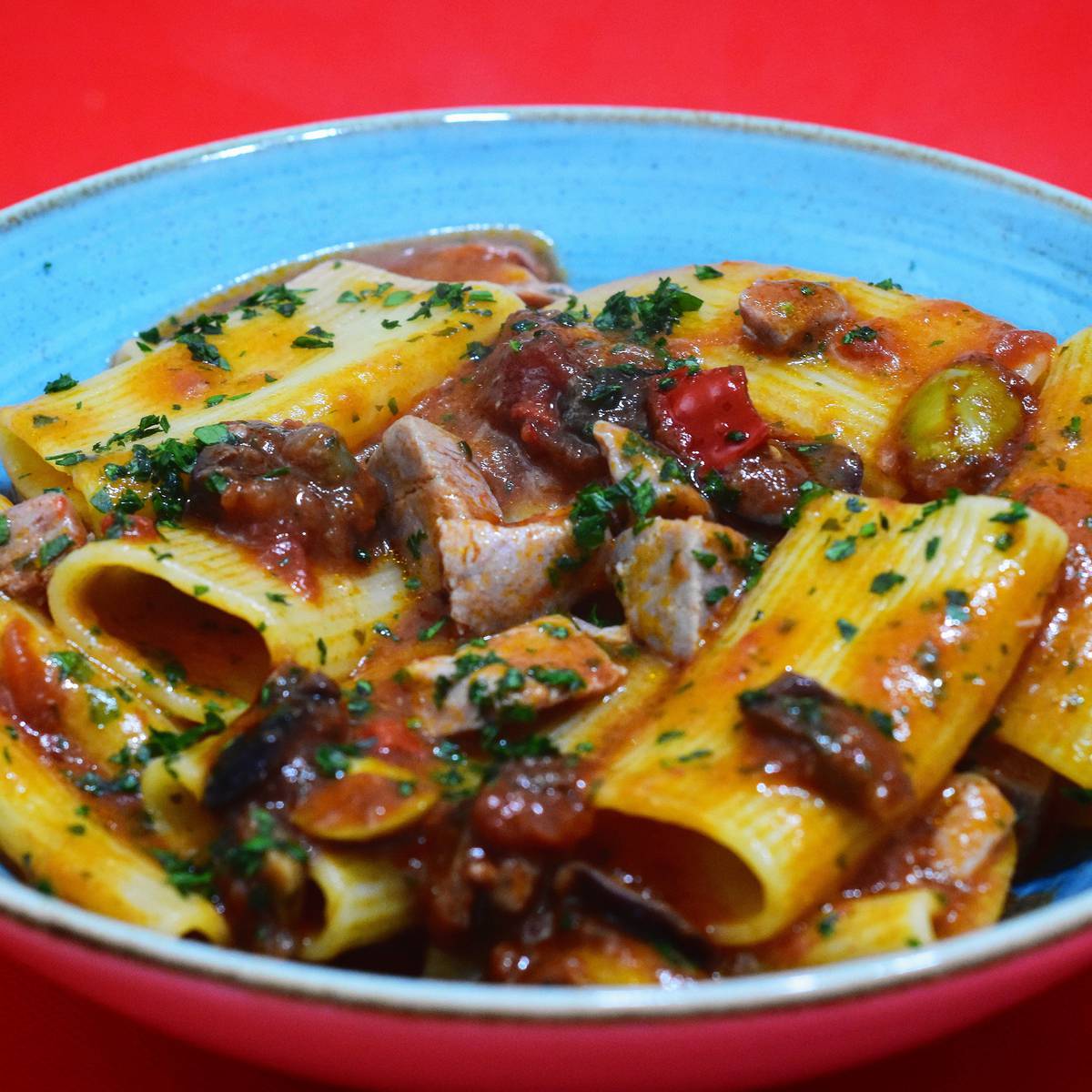 Paccheri rigati al tonno fresco | Al.ta Cucina
