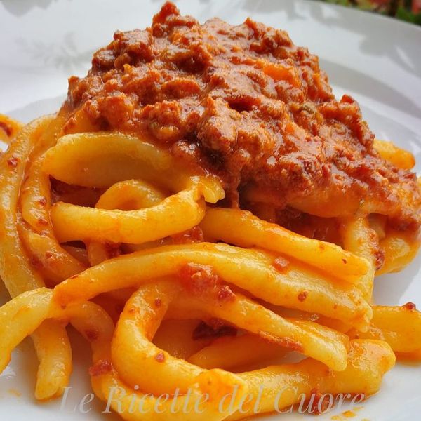Filatiaji (maccheroni al ferro), con ragù di prosciutto crudo di Parma. | Al.ta Cucina