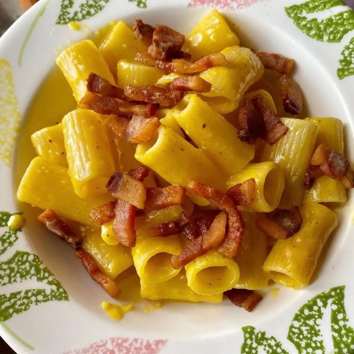 Mezze maniche alla carbonara | Al.ta Cucina