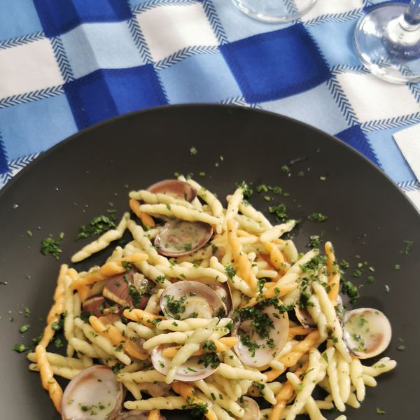 Trofiette con vongole veraci | Al.ta Cucina