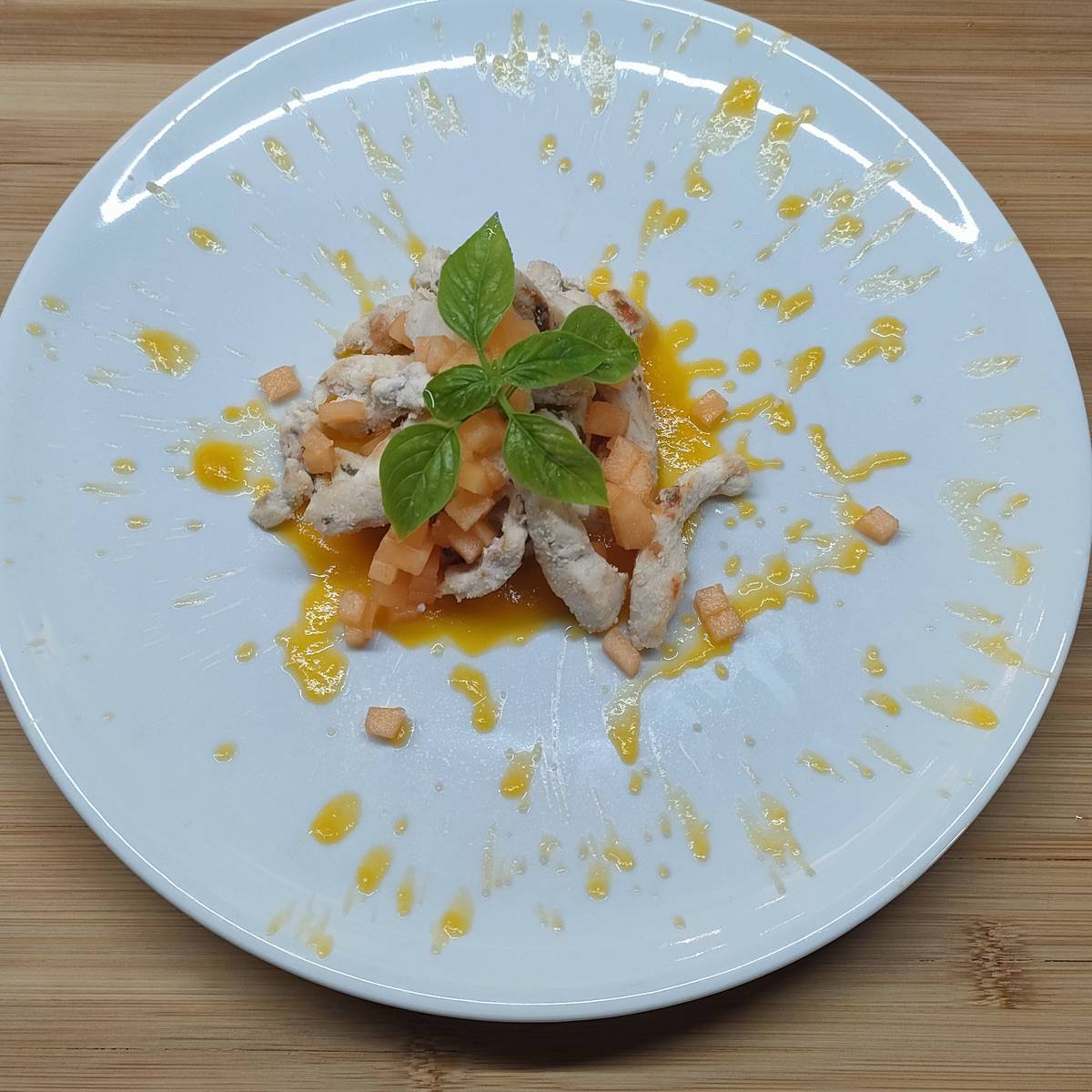 STRACCETTI DI POLLO AL LIMONE, BASILICO E MELONE | Al.ta Cucina