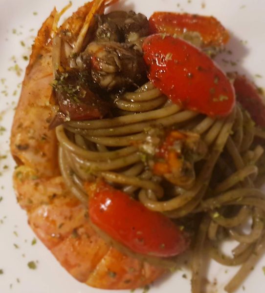 Spaghetti integrali, Gamberone argentino e pomodorini | Al.ta Cucina