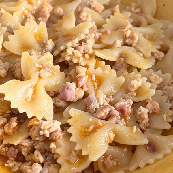 Farfalle con carne bianca | Al.ta Cucina