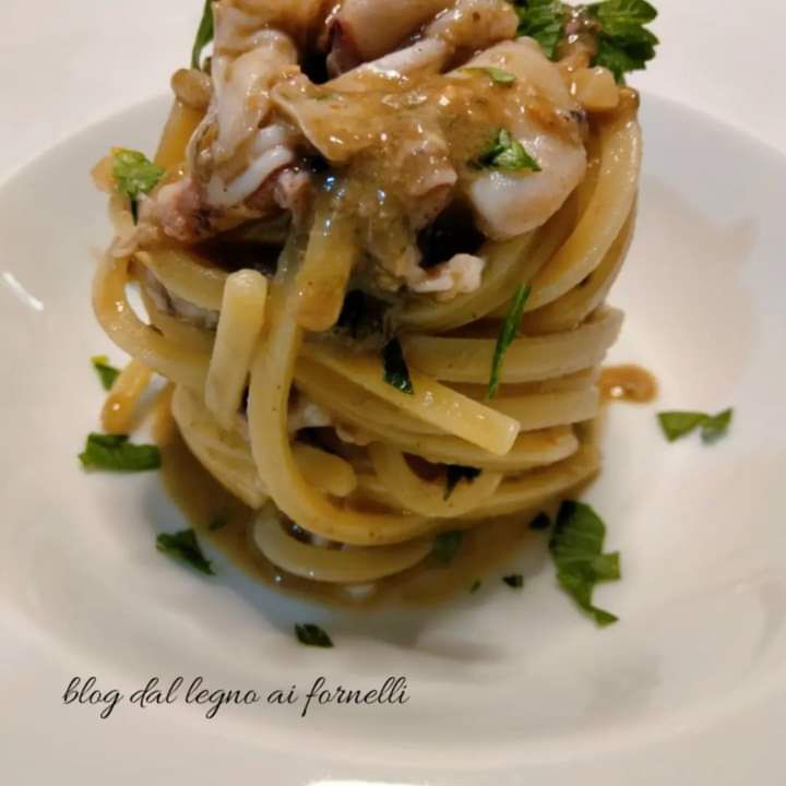 Spaghetti con calamari spillo | Al.ta Cucina