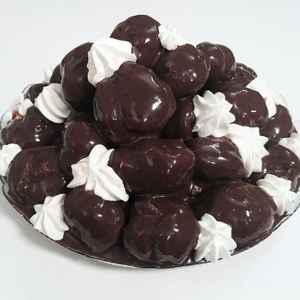 Profitterol con salsa cremosissima | Al.ta Cucina