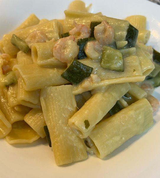 Rigatoni zucchina e gamberetti | Al.ta Cucina