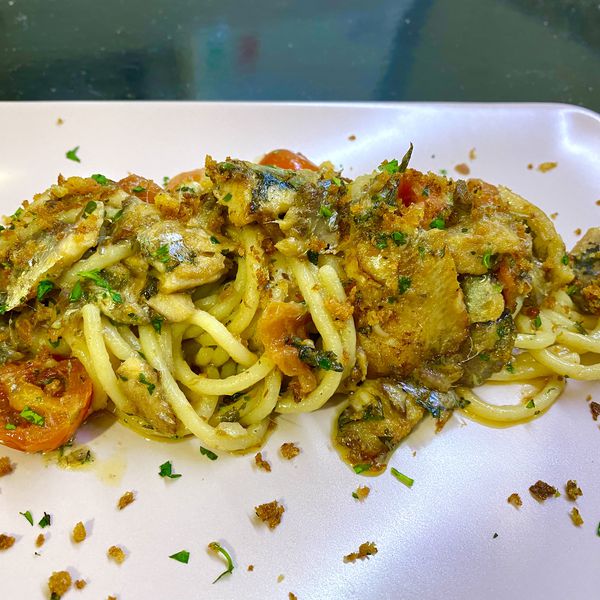 Spaghetti alle sarde e pane tostato. | Al.ta Cucina