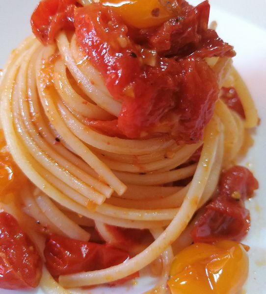 Spaghetti con pomodorini freschi | Al.ta Cucina